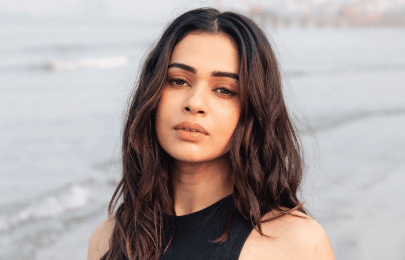 Shalmali Kholgade Age, Net Worth, Height, Husband, Biography