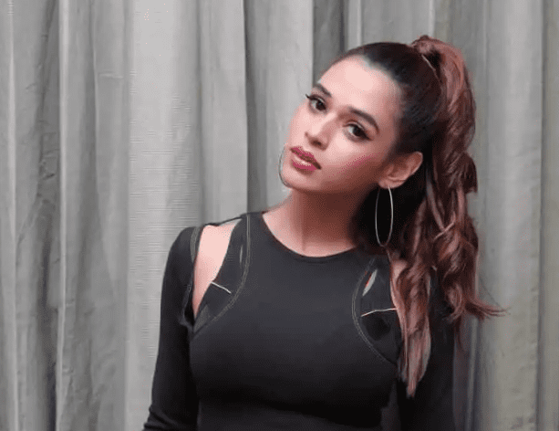 Shalmali Kholgade Age, Net Worth, Height, Husband, Biography