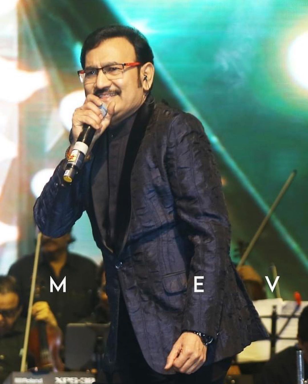 Sudesh Bhosle Age, Net Worth, Height, Family, Wife, Biography