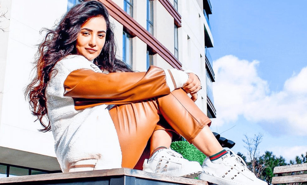 Tia Bajpai Age, Net Worth, Movies, Songs, Biography