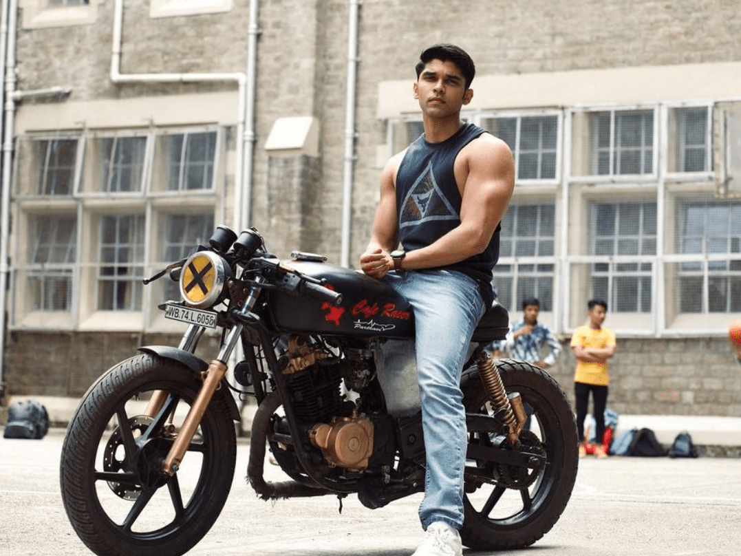 Dhruv Vikram Age, Height, Net Worth, Biography